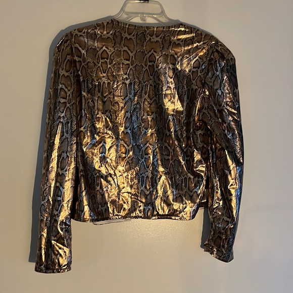 CBR | Jackets & Coats | Brand New Boutique Gold Snake Print Crop Jacket ...